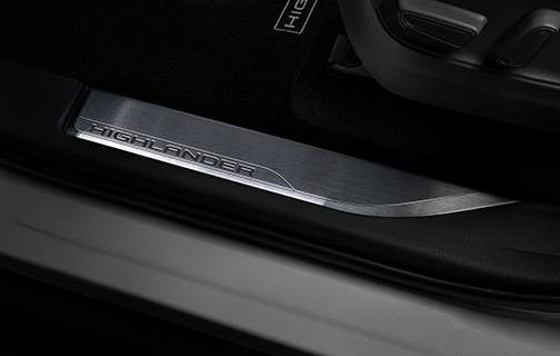 Genuine Toyota Illuminated Door Sill Protectors 20-24 Highlander/Hybri ...